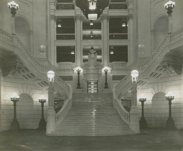 Rotunda. [graphic]. | Library Company of Philadelphia Digital Collections