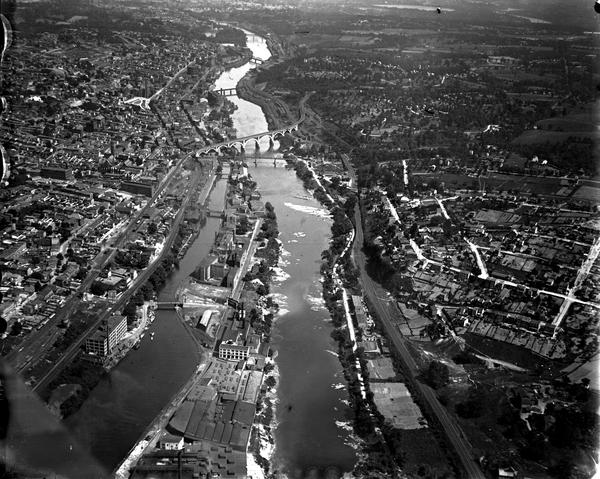 [Aerial view of the Schuylkill River looking southeast from Manayunk ...